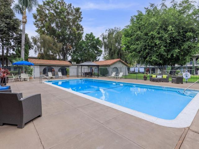 2 BR, 1 BA Apartment 18427 Studebaker Road Unit 260, Cerritos, CA 90703