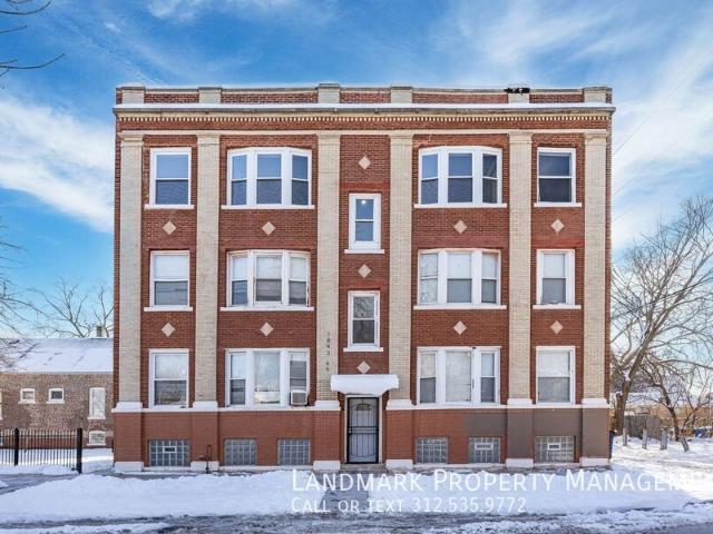 2 BR, 1 BA Apartment 1843 45 W 54th St, Chicago, IL 60609