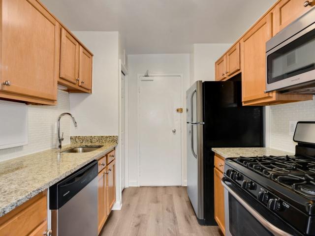 2 BR, 1 BA Apartment 1850 Columbia Pike Unit C 507, Arlington, VA 22204