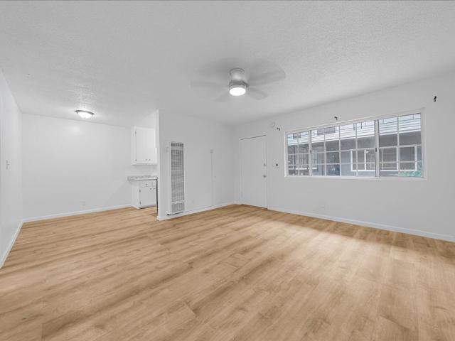 2 BR, 1 BA Apartment 1850 Gardenia Ave Long Beach, CA 90806
