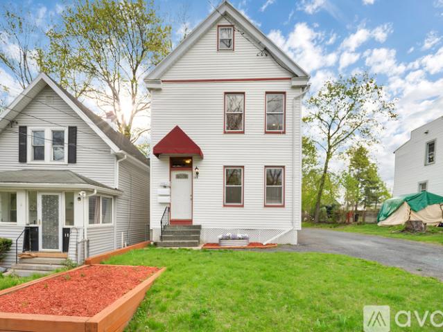 2 BR, 1 BA Apartment 185 Ford Avenue, Unit 1, Troy, NY 12180
