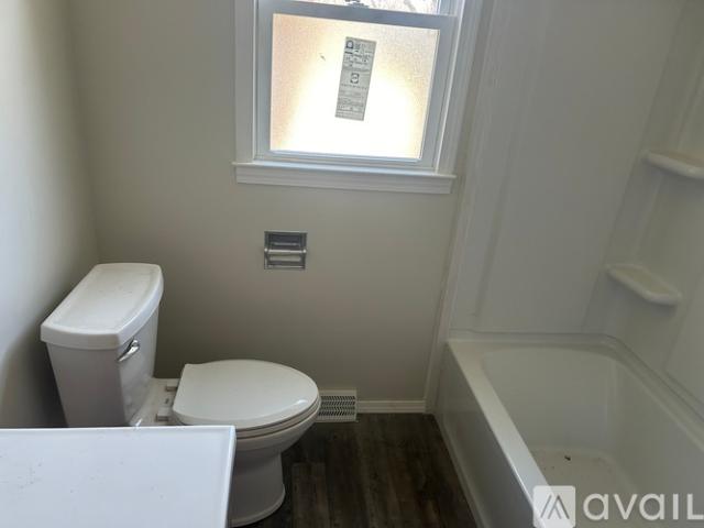 2 BR, 1 BA Apartment 1876 Riviera Drive, Monroe, MI 48161