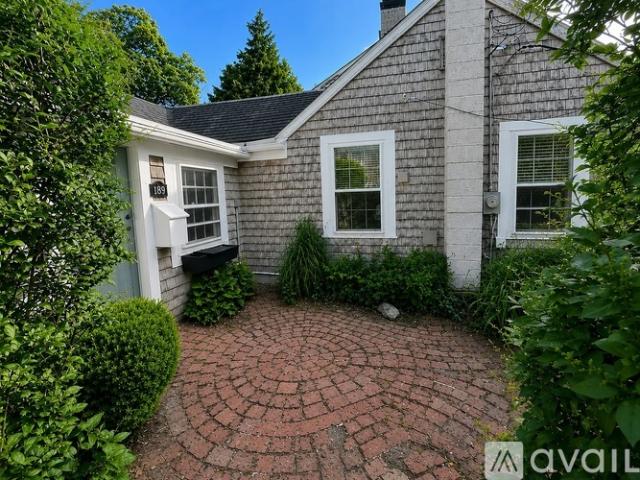 2 BR, 1 BA Apartment 189 South Street, Unit 1, Hingham, MA 02043