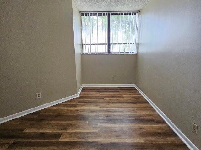 2 BR, 1 BA Apartment 1900 North Congress Avenue, West Palm Beach, FL 33401