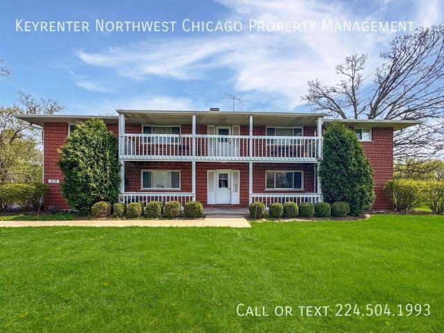 2 BR, 1 BA Apartment 1902 1904 N Seminary Ave, Woodstock, IL 60098