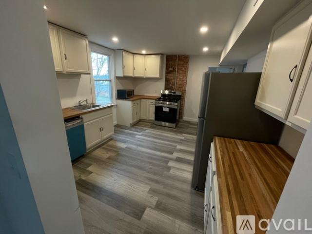 2 BR, 1 BA Apartment 1907 Mt Troy Rd, Unit Apt 2, Pittsburgh, PA 15212