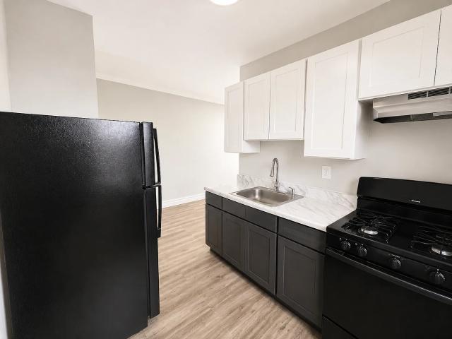 2 BR, 1 BA Apartment 190 Carroll St, Paterson, NJ 07501