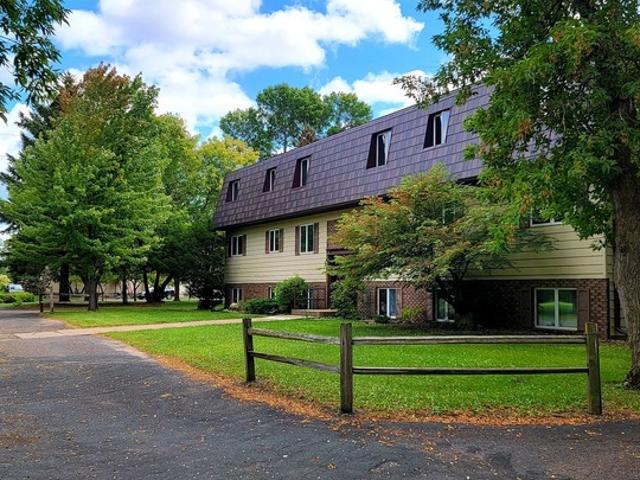 2 BR, 1 BA Apartment 190 Sawmill Lane, Unit 11, New Richmond, WI 54017
