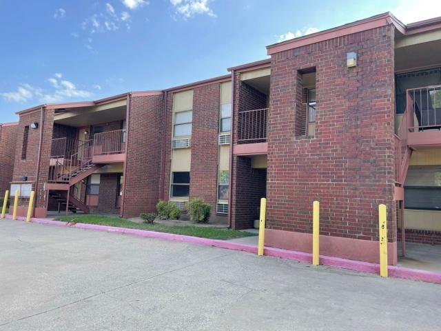 2 BR, 1 BA Apartment 1912 SW D Avenue, Lawton, OK 73501
