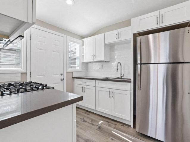 2 BR, 1 BA Apartment 19161 Delaware St Unit B16, Huntington Beach, CA 92648