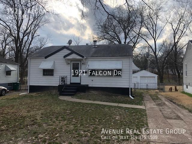 2 BR, 1 BA Apartment 1921 Falcon Dr, Saint Louis, MO 63133