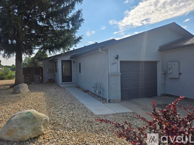 2 BR, 1 BA Apartment 1922 Carr Dr, Unit 1922, Longmont, CO 80501