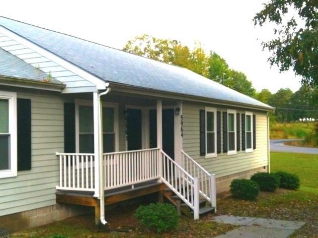 2 BR, 1 BA Apartment 1922 A Varina Avenue, Petersburg, VA 23805
