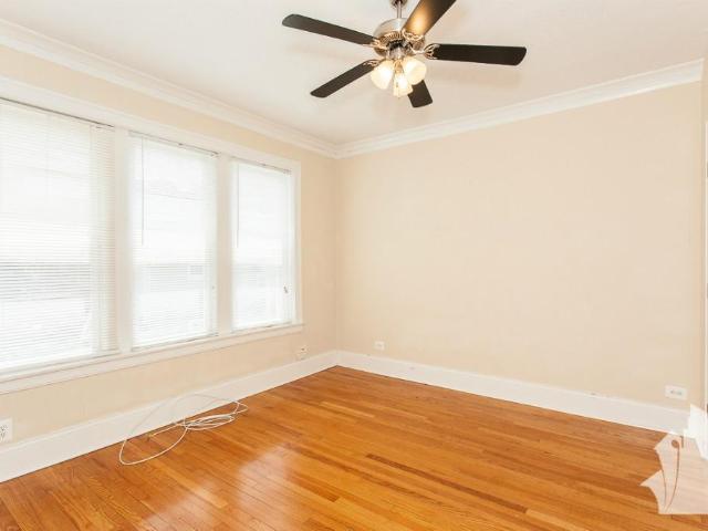 2 BR, 1 BA Apartment 1931 West Winona, Chicago, IL 60640