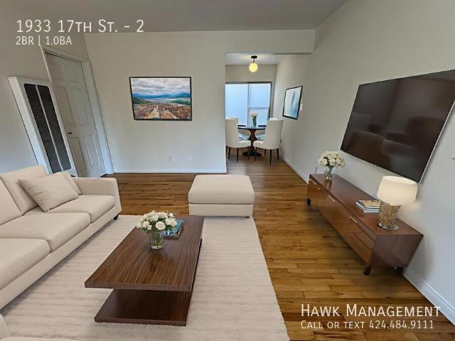 2 BR, 1 BA Apartment 1933 17th St Santa Monica, CA 90404