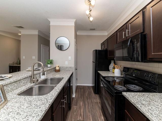 2 BR, 1 BA Apartment 1935 Meadowbrook Drive Southeast Unit 105, Huntsville, AL 35803