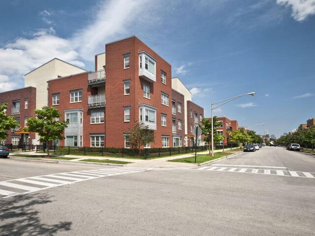 2 BR, 1 BA Apartment 1939 West Lake Street Unit 1 0015, Chicago, IL 60612