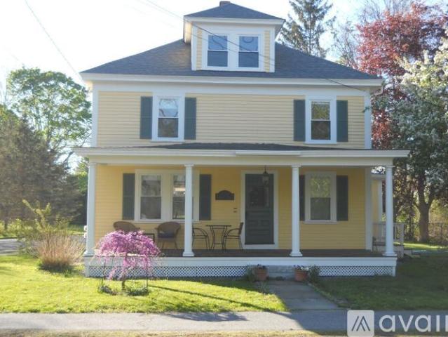 2 BR, 1 BA Apartment 197 Arlington Street, Unit 2, Acton, MA 01720