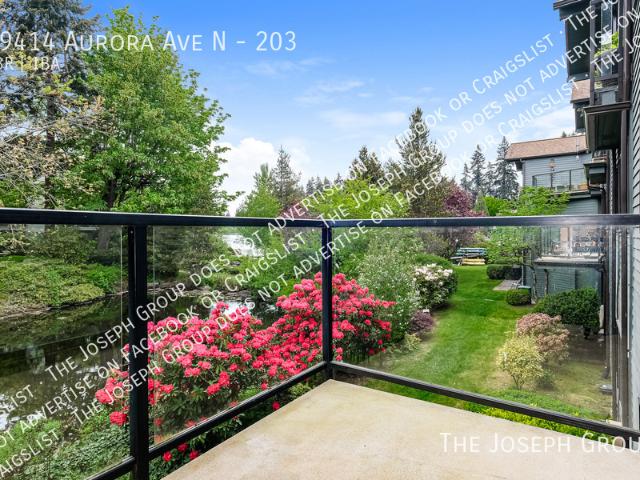 2 BR, 1 BA Apartment 19414 Aurora Ave N, Shoreline, WA 98133