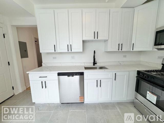 2 BR, 1 BA Apartment 1941 W Augusta Blvd, Unit 1945 3E, Chicago, IL 60622