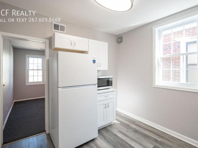 2 BR, 1 BA Apartment 1943 S 17th Street, Philadelphia, PA 19145