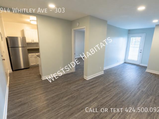 2 BR, 1 BA Apartment 1944 Whitley Ave, Los Angeles, CA 90068