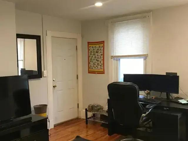2 BR, 1 BA Apartment 1945 Poplar St, Philadelphia, PA 19130