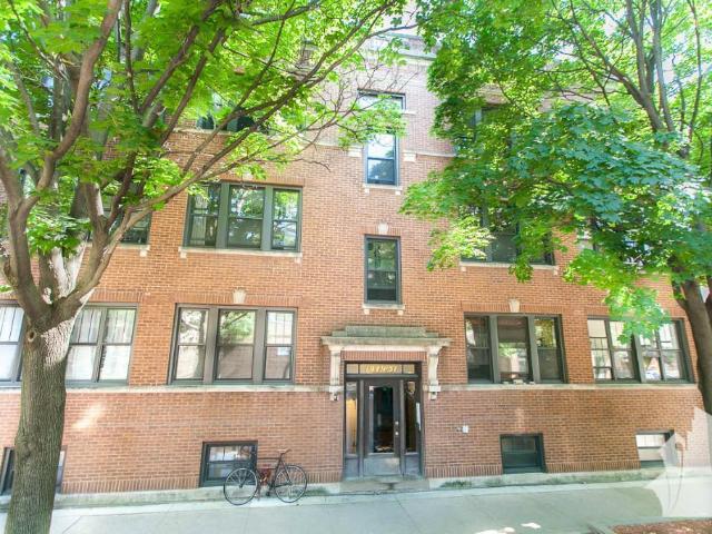 2 BR, 1 BA Apartment 1949 West Cuyler Avenue, Chicago, IL 60618