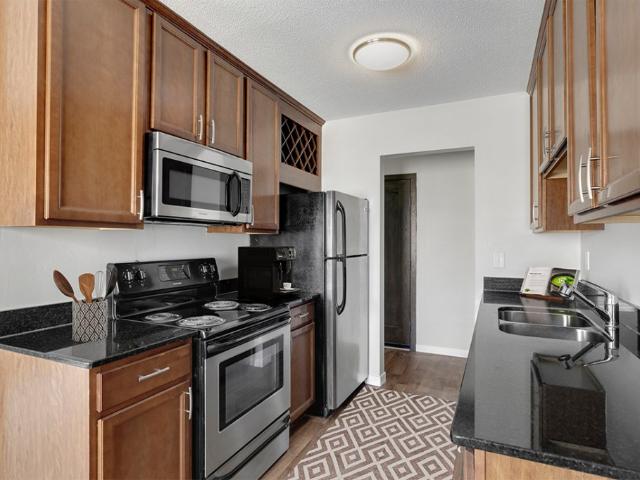 2 BR, 1 BA Apartment 1950 Jade Ln Unit 1950210R, Saint Paul, MN 55122
