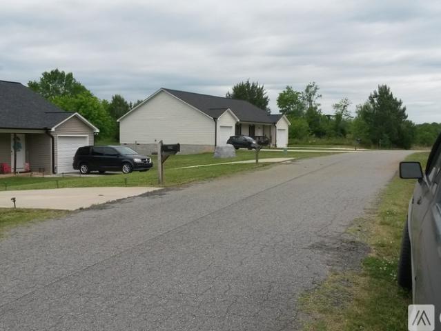 2 BR, 1 BA Apartment 1951 Glen Manor Ct, Unit 1955 Glen Manor Ct. Lincolnton NC 28092, Lincolnton, NC 28092
