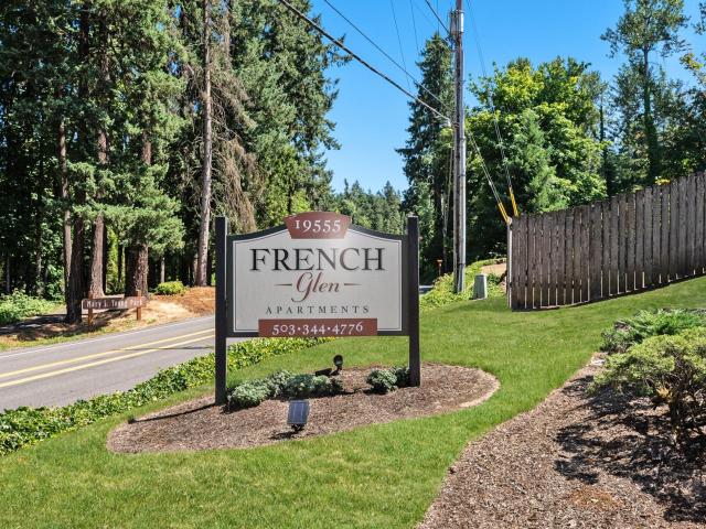 2 BR, 1 BA Apartment 19555 Willamette Drive Unit 12, West Linn, OR 97068