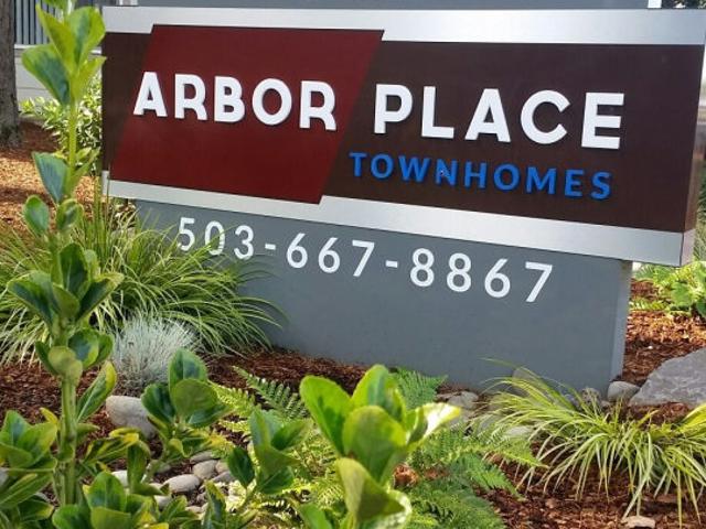 2 BR, 1 BA Apartment 19550 East Burnside Street Unit 31, Portland, OR 97233