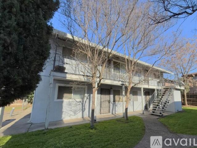 2 BR, 1 BA Apartment 1976 Edwards Ave, Unit 1, Merced, CA 95340