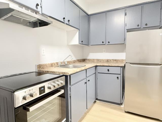 2 BR, 1 BA Apartment 1980 Wyandotte St W, Windsor, ON N9B 1J5