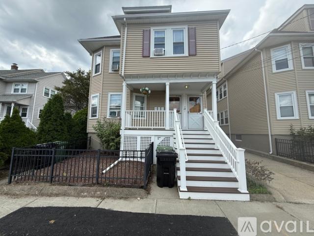 2 BR, 1 BA Apartment 19 Chauncey St, Unit 3, Watertown, MA 02472
