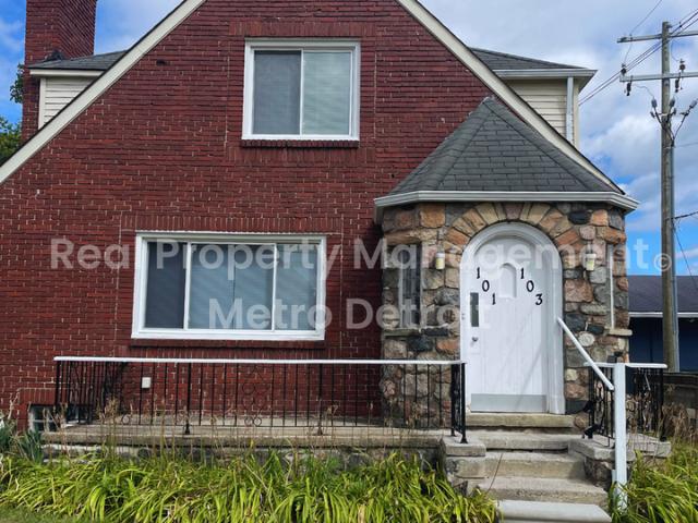 2 BR, 1 BA Apartment 103 S Jessie St, Pontiac, MI 48342