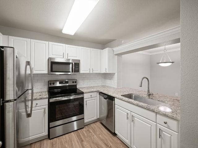 2 BR, 1 BA Apartment 10000 Broadway Street Unit 01 951, Pearland, TX 77584