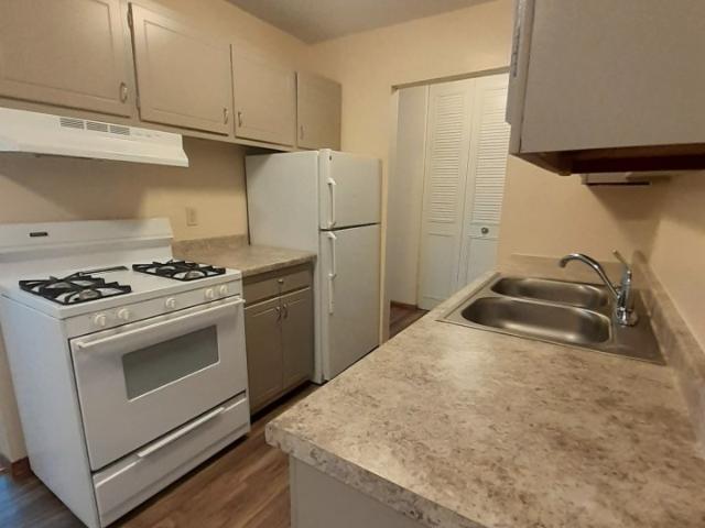 2 BR, 1 BA Apartment 1000 County Road D W Unit 1002 112, Saint Paul, MN 55112