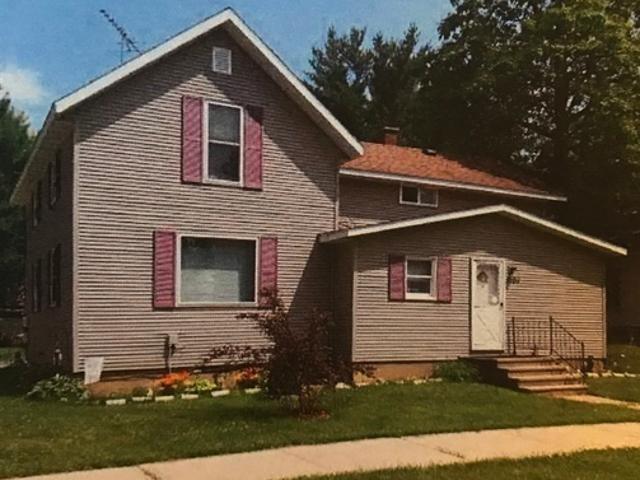 2 BR, 1 BA Apartment 1004 S River St, Unit Upper, Shawano, WI 54166