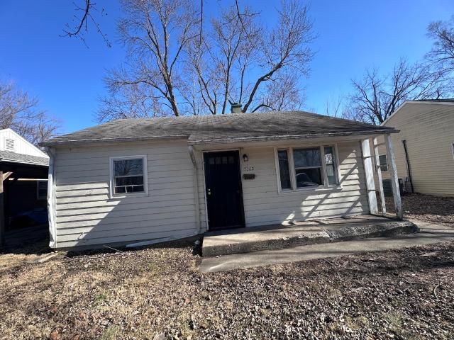 2 BR, 1 BA Apartment 1005 Giddings, Danville, IL 61832