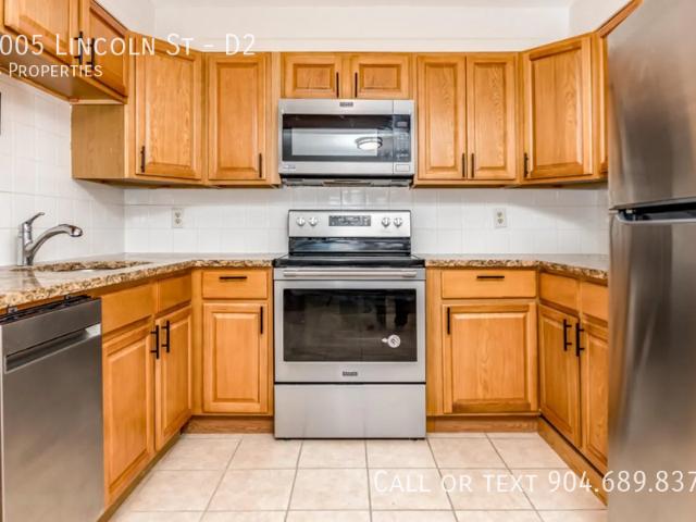 2 BR, 1 BA Apartment 1005 Lincoln St, Hazleton, PA 18201