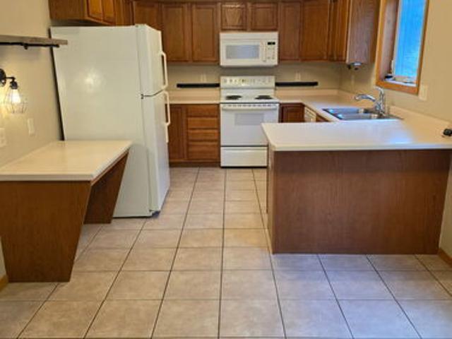 2 BR, 1 BA Apartment 1006 Georgene St, Unit 1, Dodgeville, WI 53533