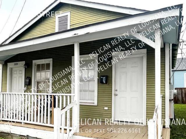 2 BR, 1 BA Apartment 1006 Newton Street, New Orleans, LA 70114