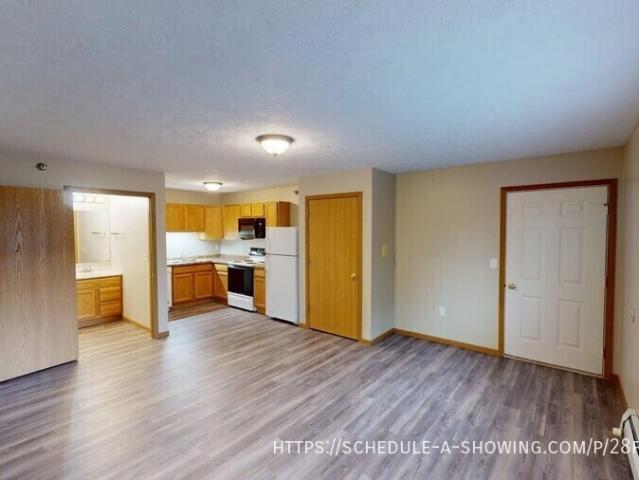 2 BR, 1 BA Apartment 1007 W. Ridge Street, Marquette, MI 49855