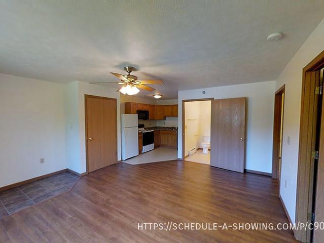 2 BR, 1 BA Apartment 1007 W. Ridge Street, Marquette, MI 49855