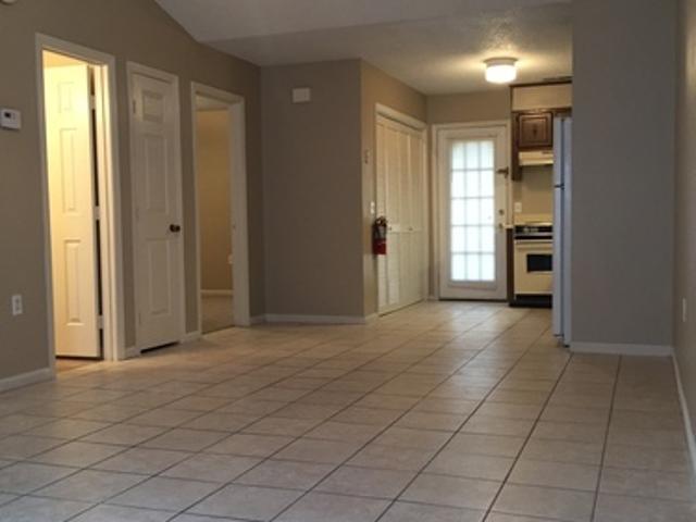 2 BR, 1 BA Apartment 100 Lanier Drive, Unit 7, Statesboro, GA 30458