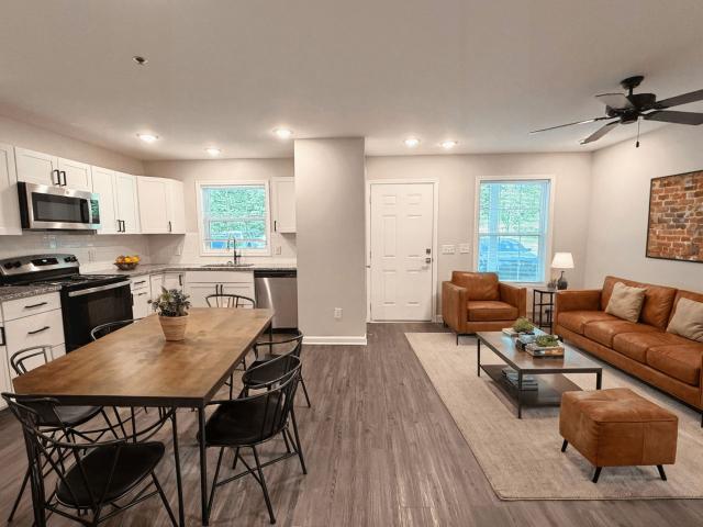 2 BR, 1 BA Apartment 100 Stagecoach Rd Unit 4 29B, Winston Salem, NC 27105