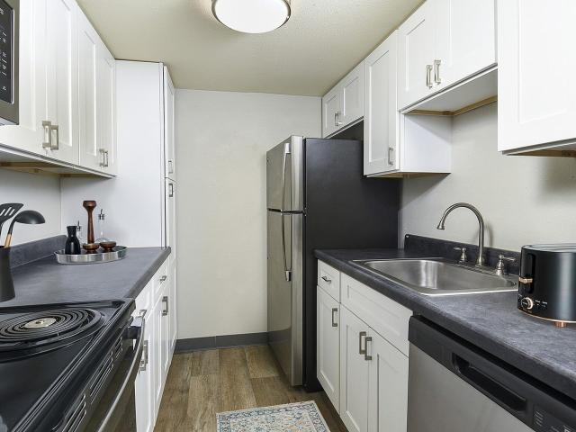 2 BR, 1 BA Apartment 1010 Stonecliffe Dr Unit 4107, Monroeville, PA 15146