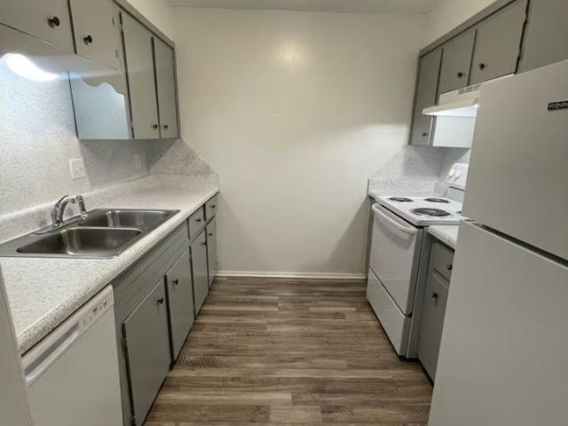 2 BR, 1 BA Apartment 1011 S James St Unit 11 11F, Jacksonville, AR 72076