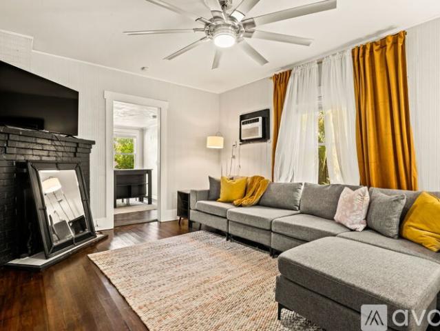 2 BR, 1 BA Apartment 1013 5th St N, Unit 1, St. Petersburg, FL 33701